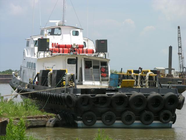 Triple Screw Crew Boat